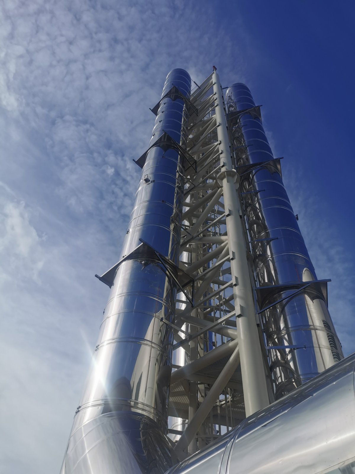 Signed contract for the improvement of cooling towers functionality ...